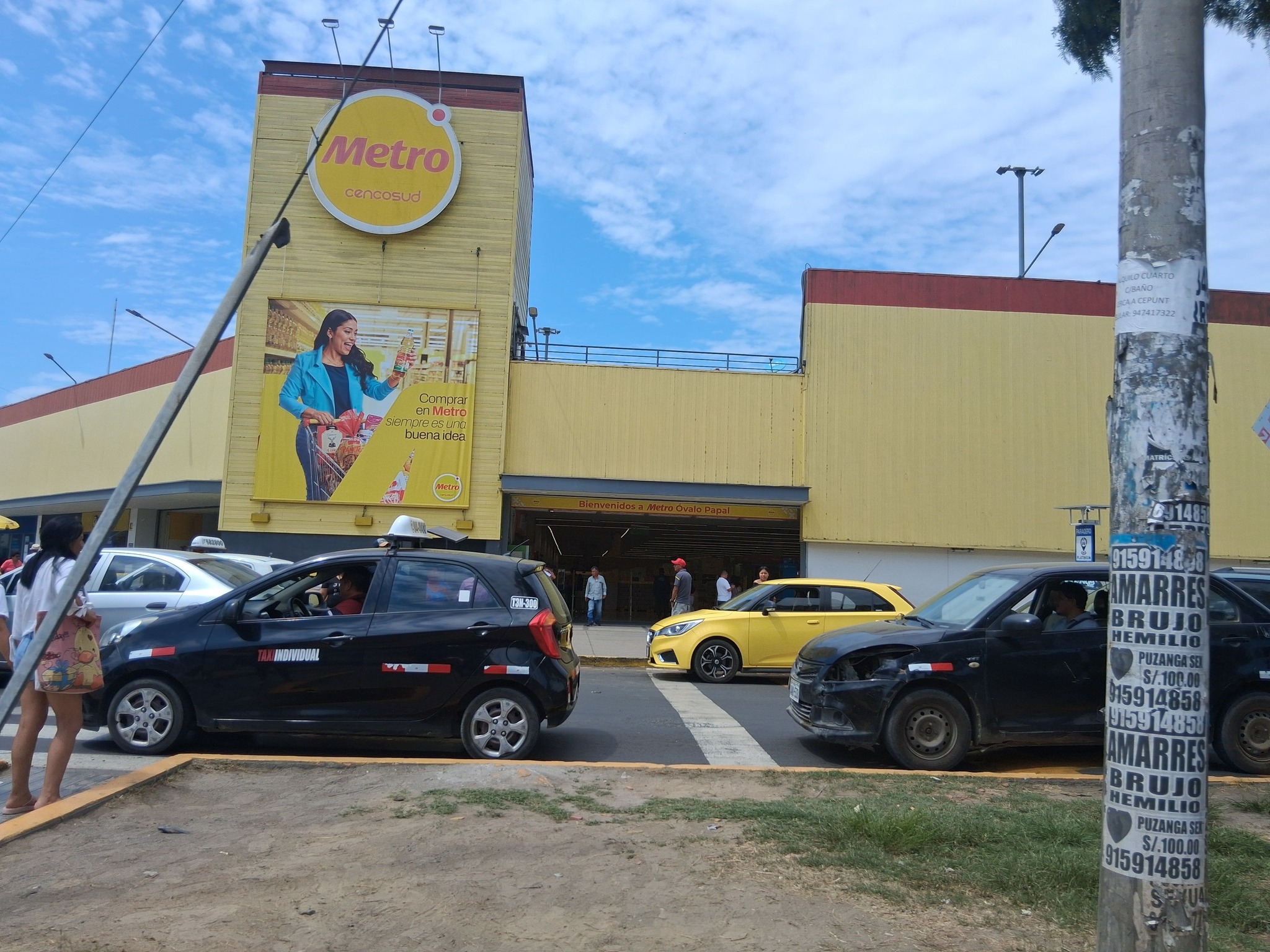 Clientes de Metro rechazan cobro por uso de servicios higiénicos ...