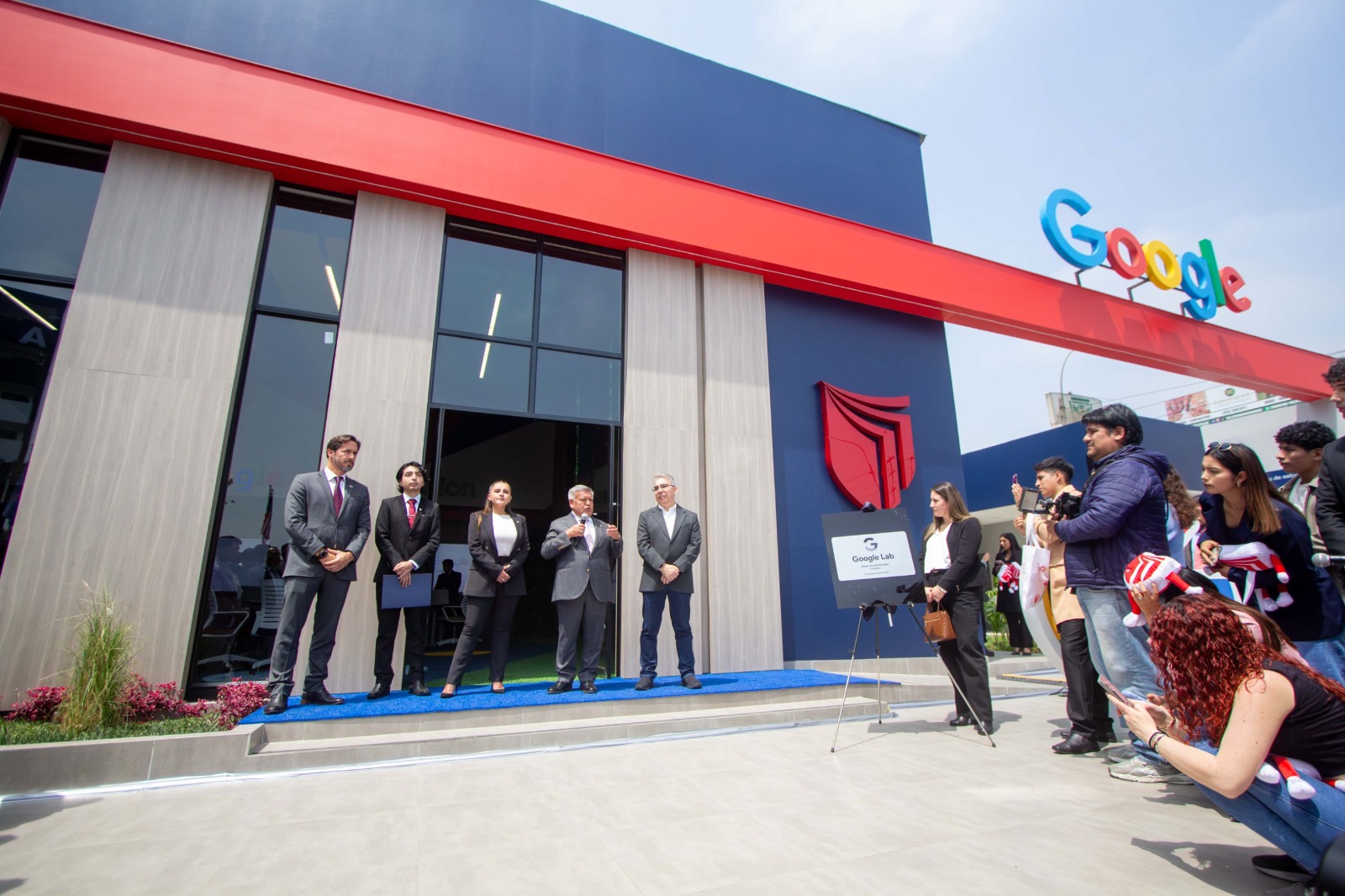 UCV inaugura Google Lab: un espacio único de innovación y tecnología en ...